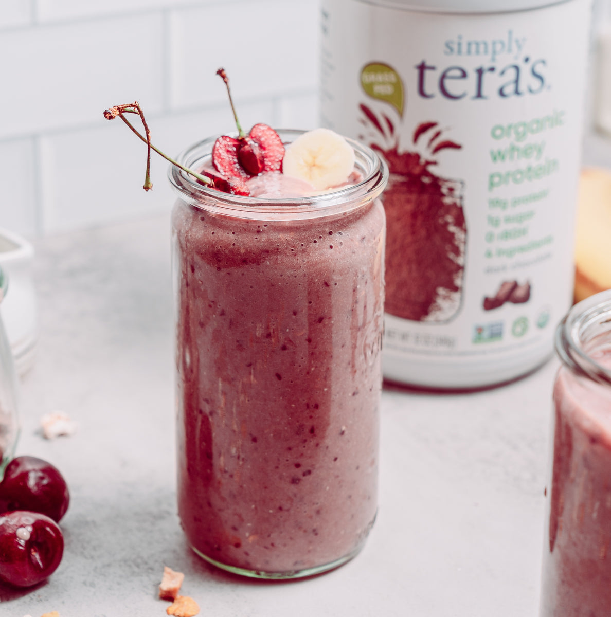 cherry almond protein smoothie – simplyteras.com